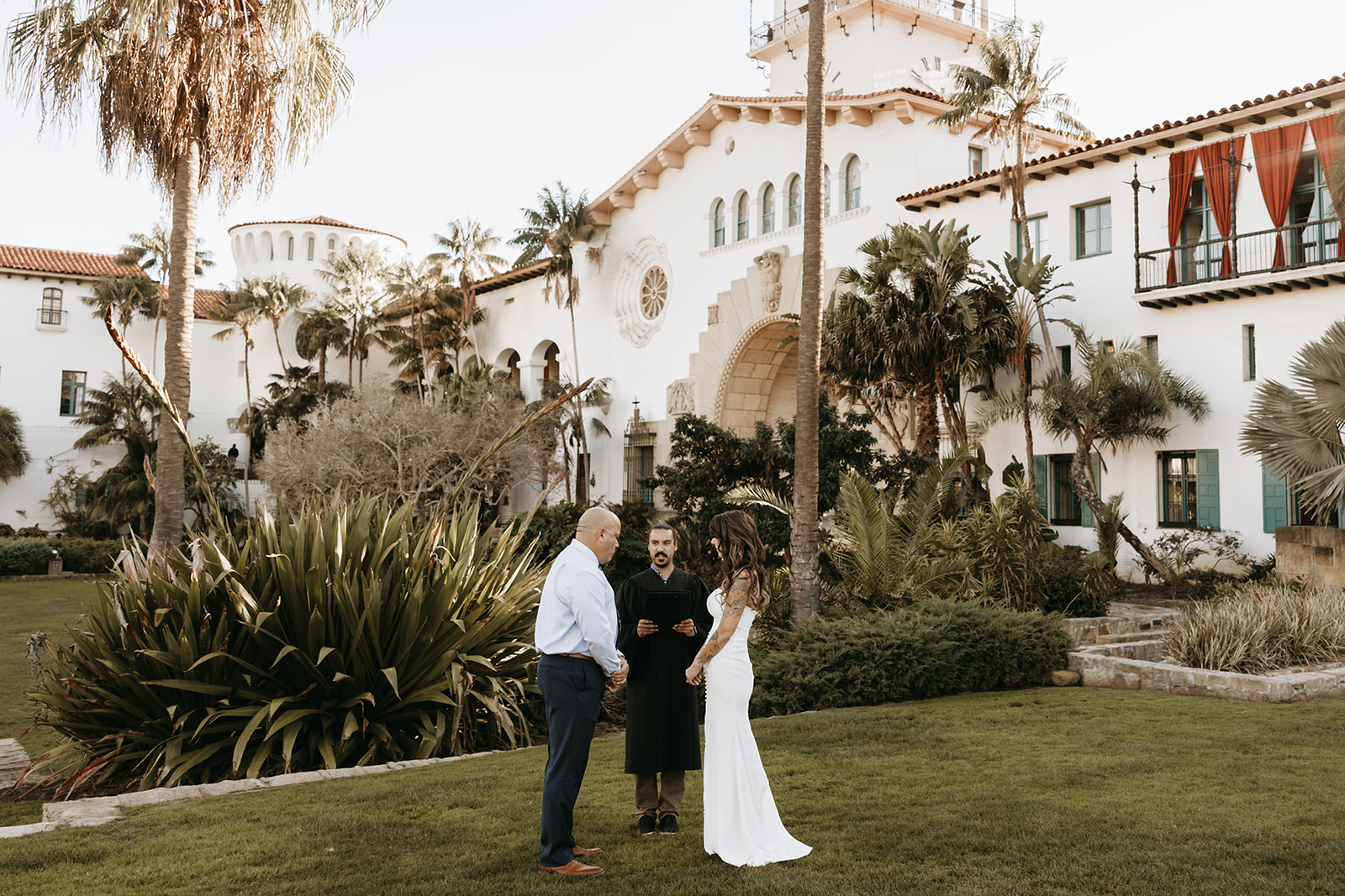 Intimate Courthouse Santa Barbara Elopements - alyssafloresphoto.com