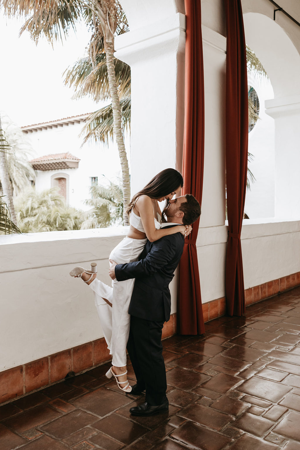 Intimate Courthouse Santa Barbara Elopements - alyssafloresphoto.com